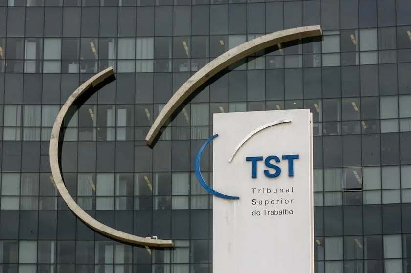 Sessão do TST sobre reforma é suspensa após questionamento de artigo