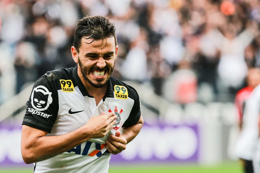 Corinthians vence fácil no Itaquerão lotado e volta abrir folga na ...