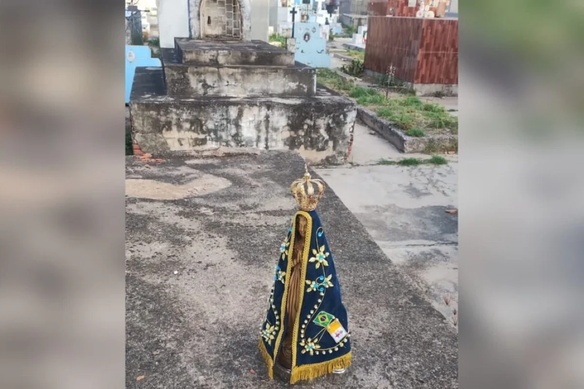 Imagem de Nossa Senhora é furtada de igreja e escondida em cemitério