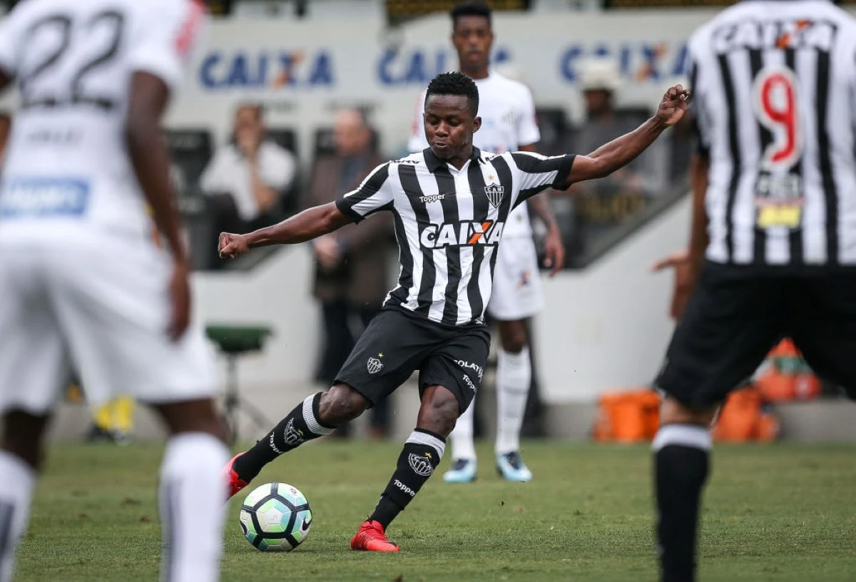 Cazares ganha chance no Santos após passagem discreta pelo América-MG