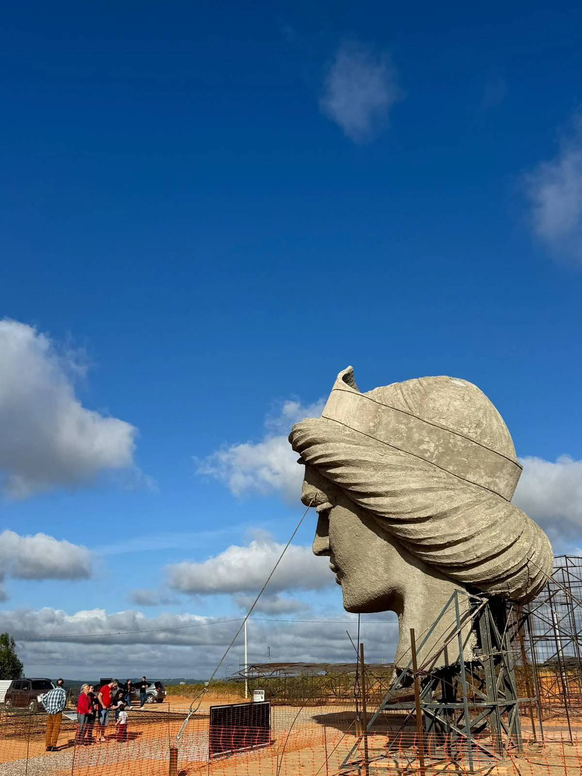 Veja o andamento da obra da maior estátua católica do mundo em SP