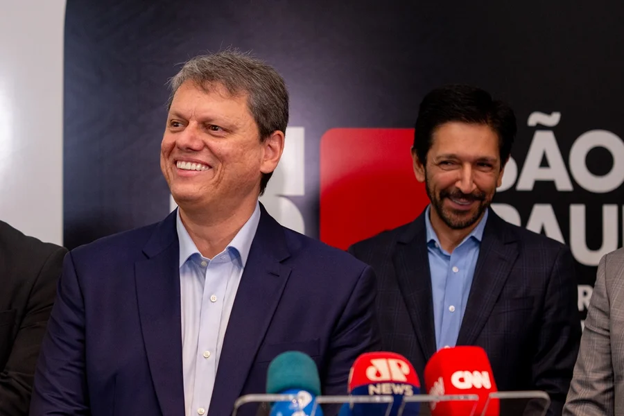 Nunes e Tarcísio marcam almoço para fechar indicação de vice