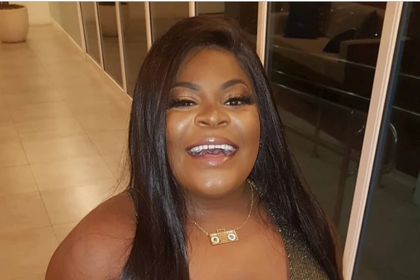 "Quer meu lugar de musa", brinca Solange Gomes com Jojo Todynho