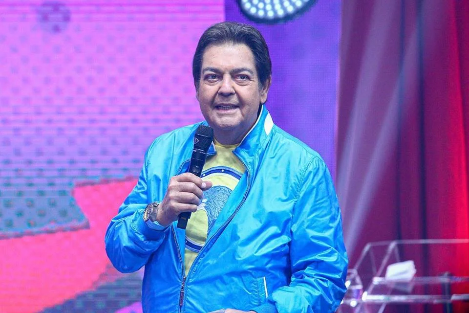 Filho explica decisão de Faustão em não visitar família de doador