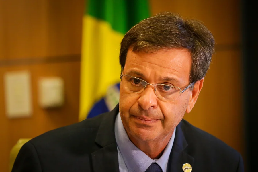 Moraes concede liberdade provisória a Gilson Machado, ex-ministro de ...