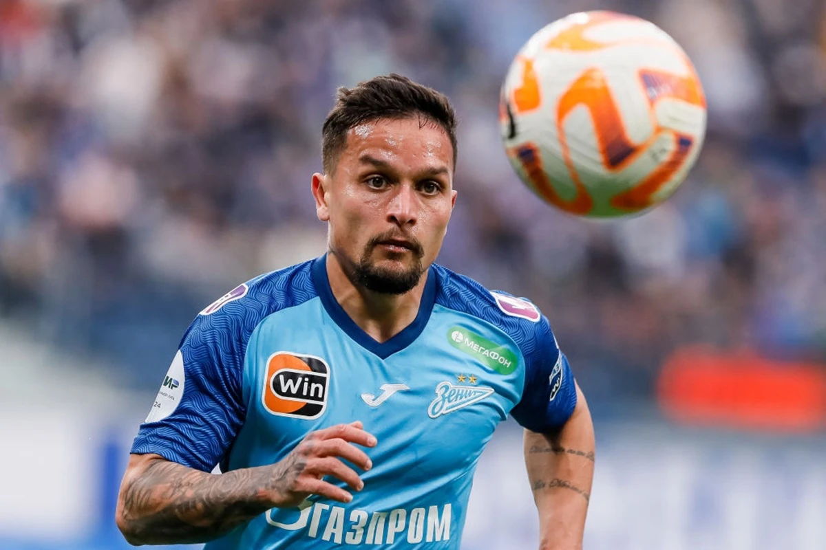 Botafogo anuncia contratação de Artur, ex-jogador do Zenit
