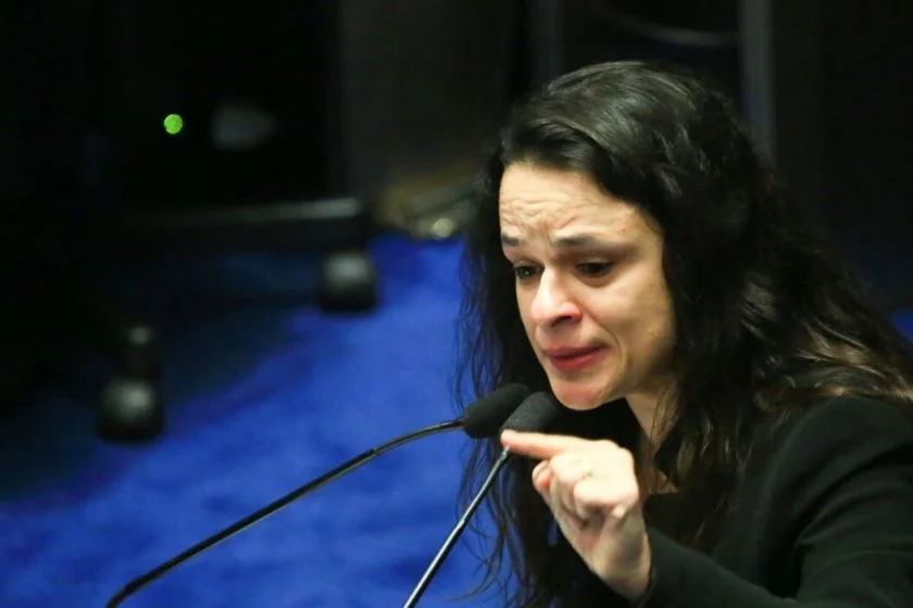 Janaina celebra Wagner Moura, mas critica reação do governo Lula