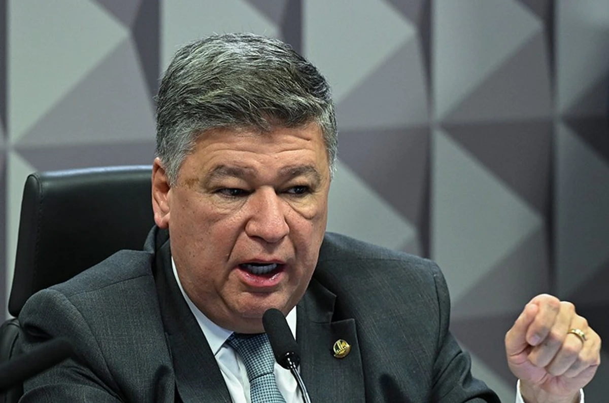 Presidente da CPMI do INSS fecha acordo e adia oitiva de Cardamone