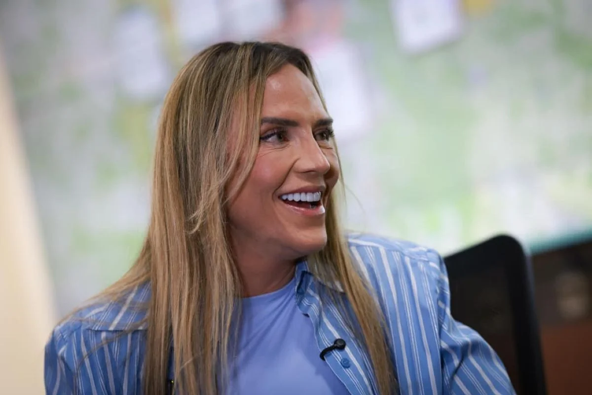 Após receber alta hospitalar, Celina Leão retoma agendas no DF