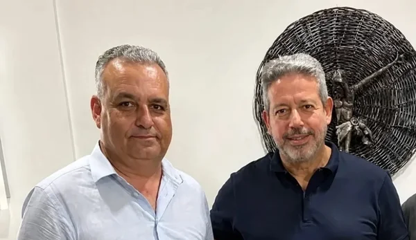 Lira e Gaspar selam aliança e lançam chapa ao Senado por Alagoas